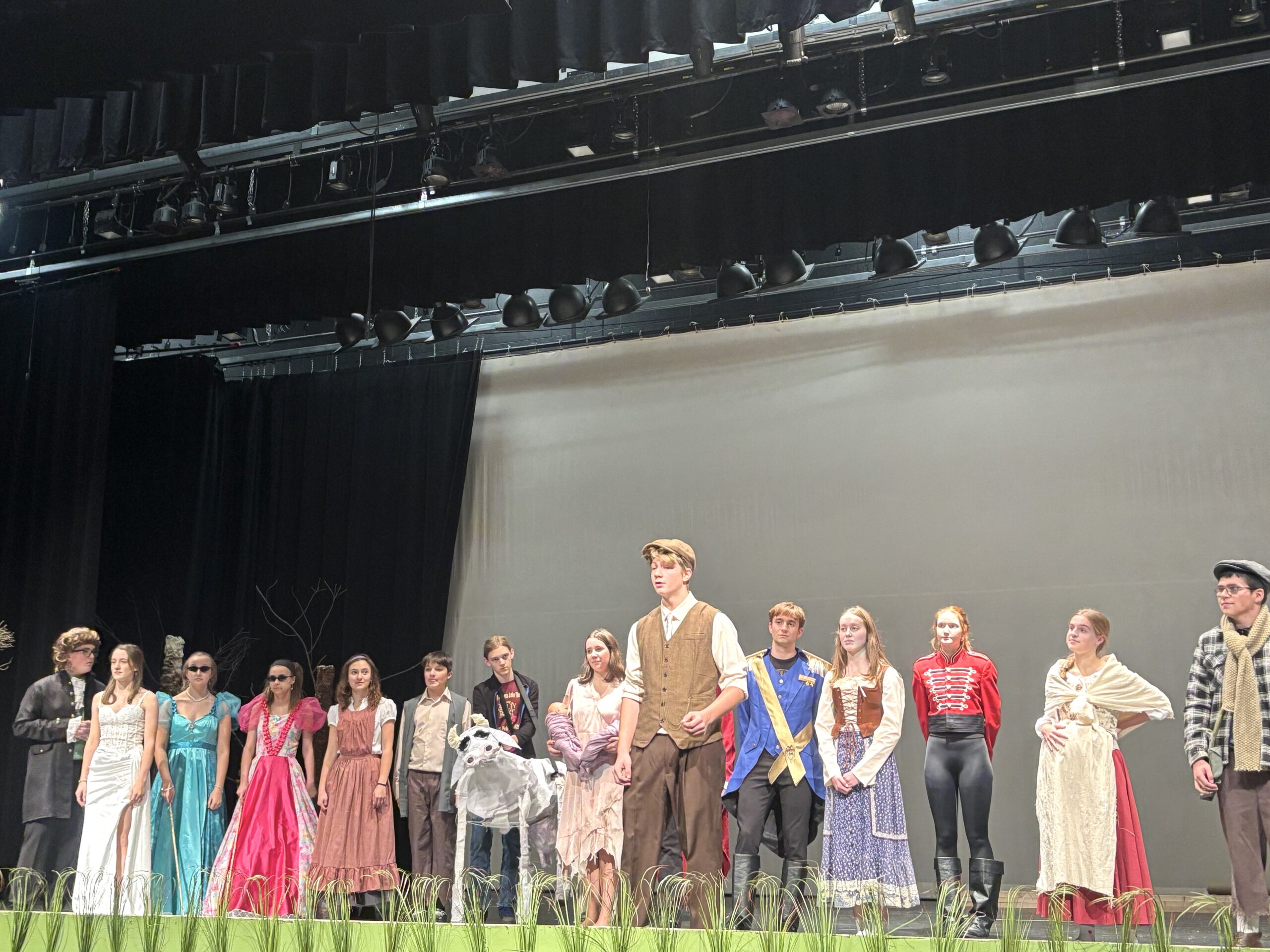 larger cast photo | News, Sports, Jobs - Altoona Mirror